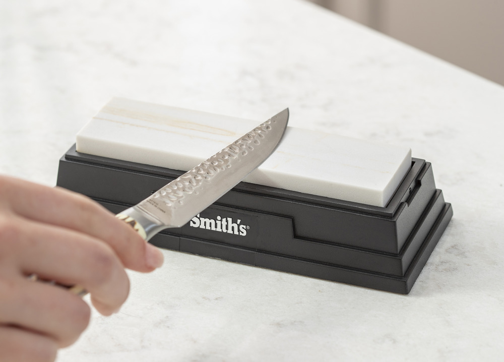 A GUIDE TO KNIFE CARE: WHEN A KNIFE NEEDS TO BE CLEANED AND SANITIZED ...