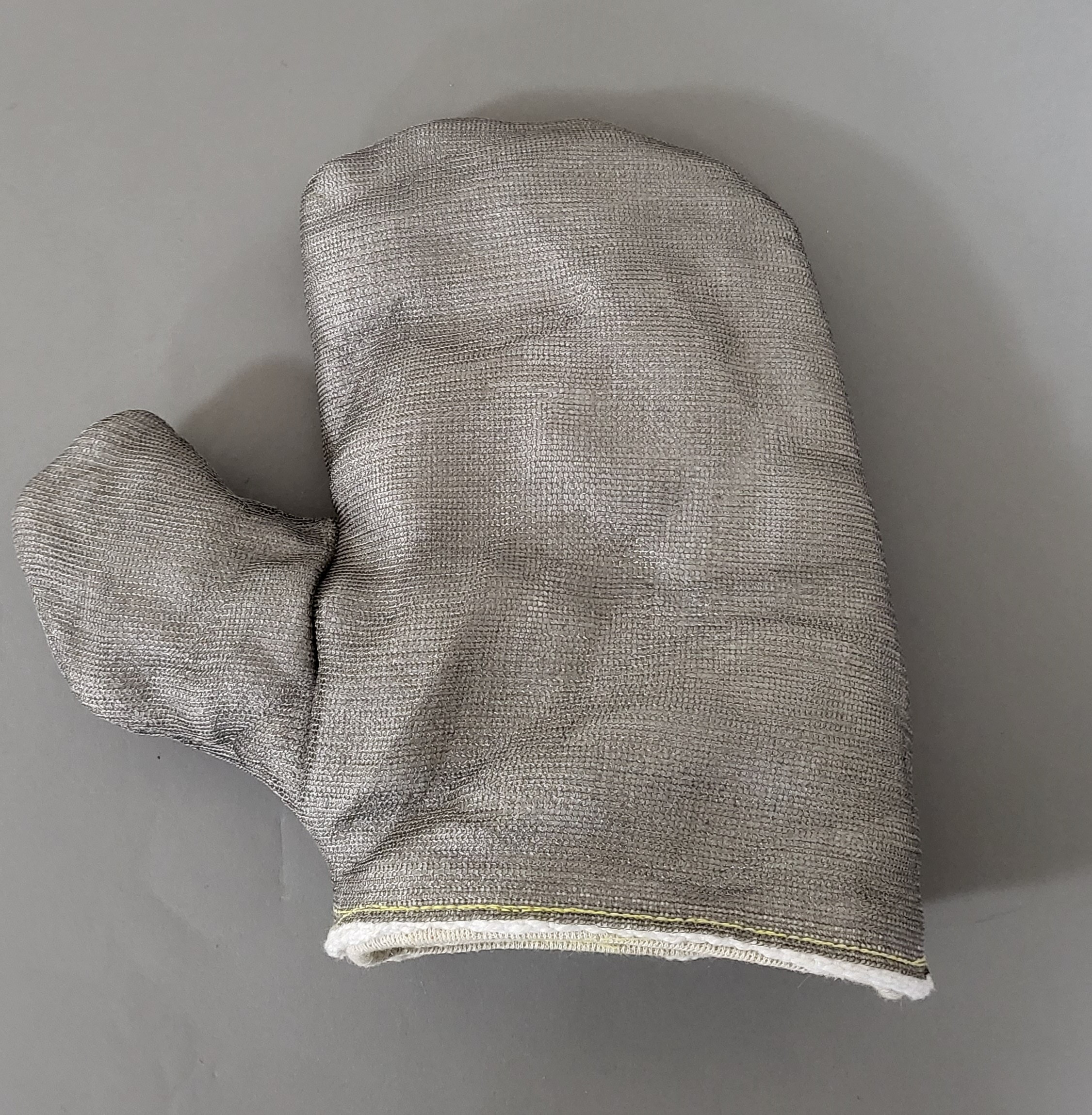 Ceramic High Heat Mitts with Stainless Steel Mesh Overlay - Silver ...