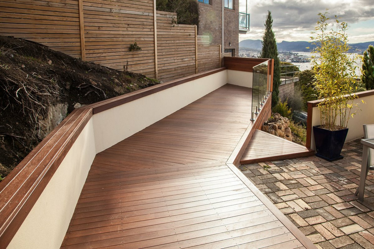 42 x 19 Northern Box Pelawan Decking Select Grade