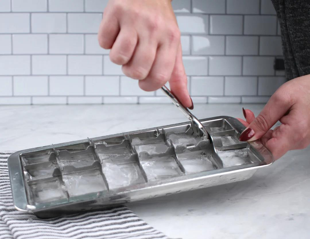 Rsvp Retro Ice Cube Tray - Yeager's Sporting Goods
