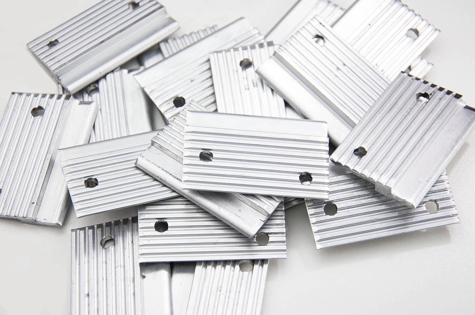 Utilizing Aluminum Z-Clips & Z-Bars: Functions & Implementations ...