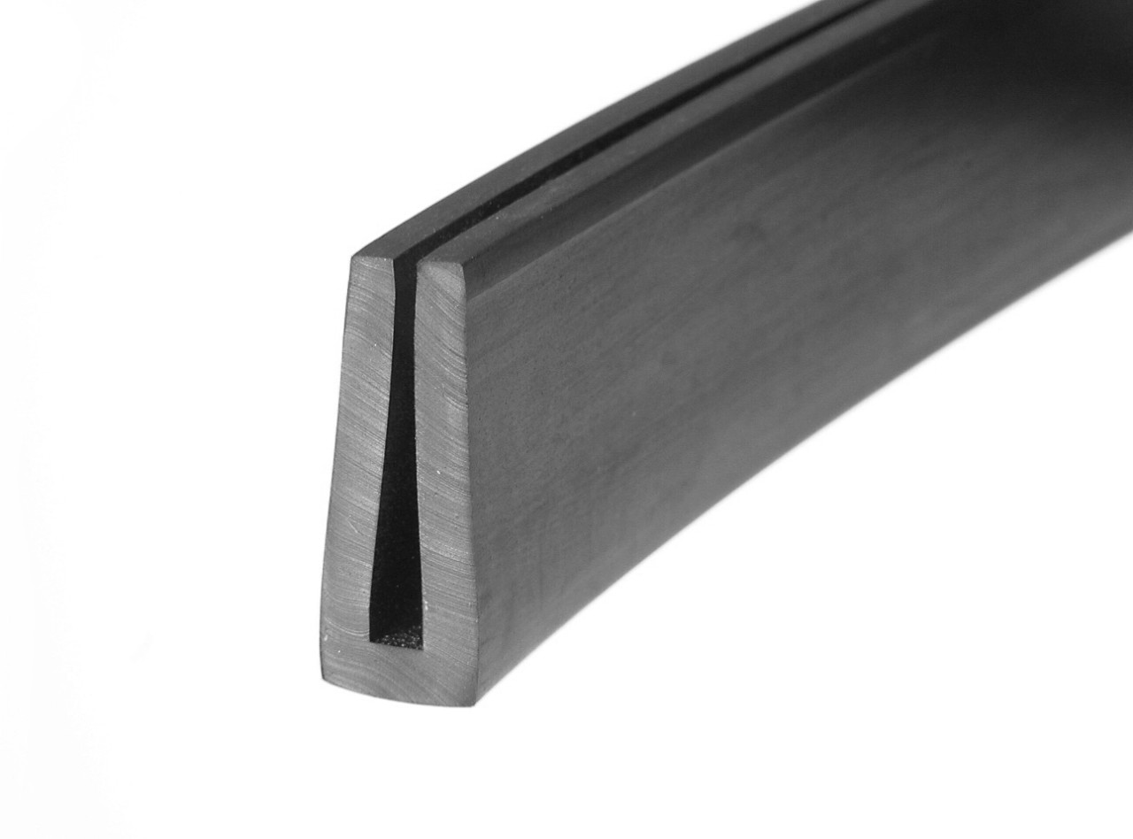 Square Rubber U Channel (3mm Panel Gap x 25mm High)