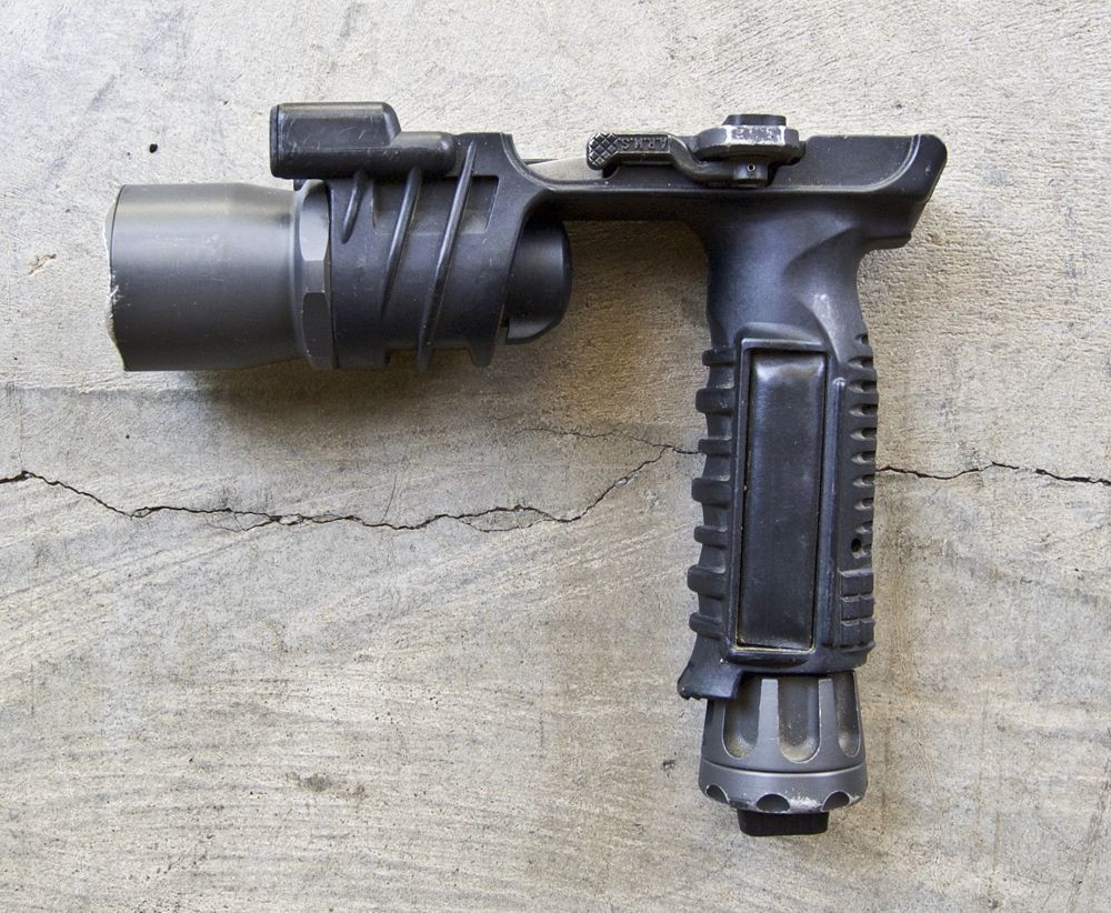 Surefire M900A Vertical Foregrip
