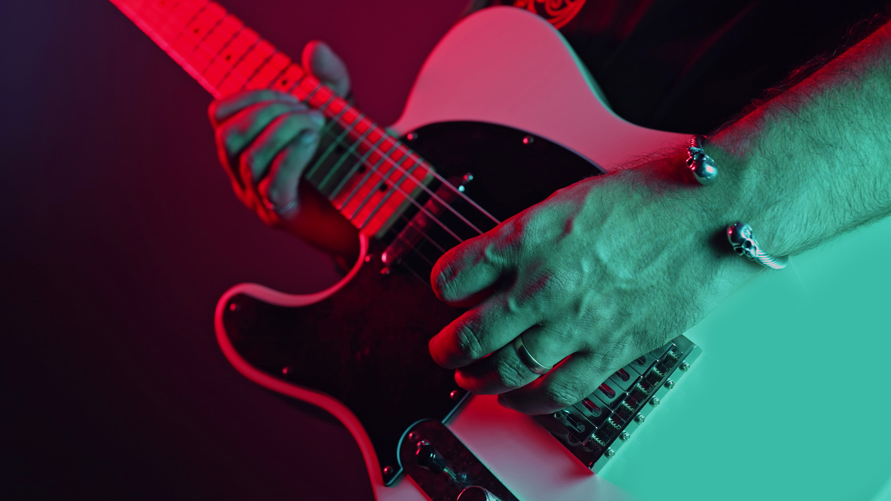 What is a Guitar Riff? - Eddie's Guitars