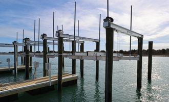 Choosing the Correct 4-Piling Boat Lift - Boat Lift Warehouse