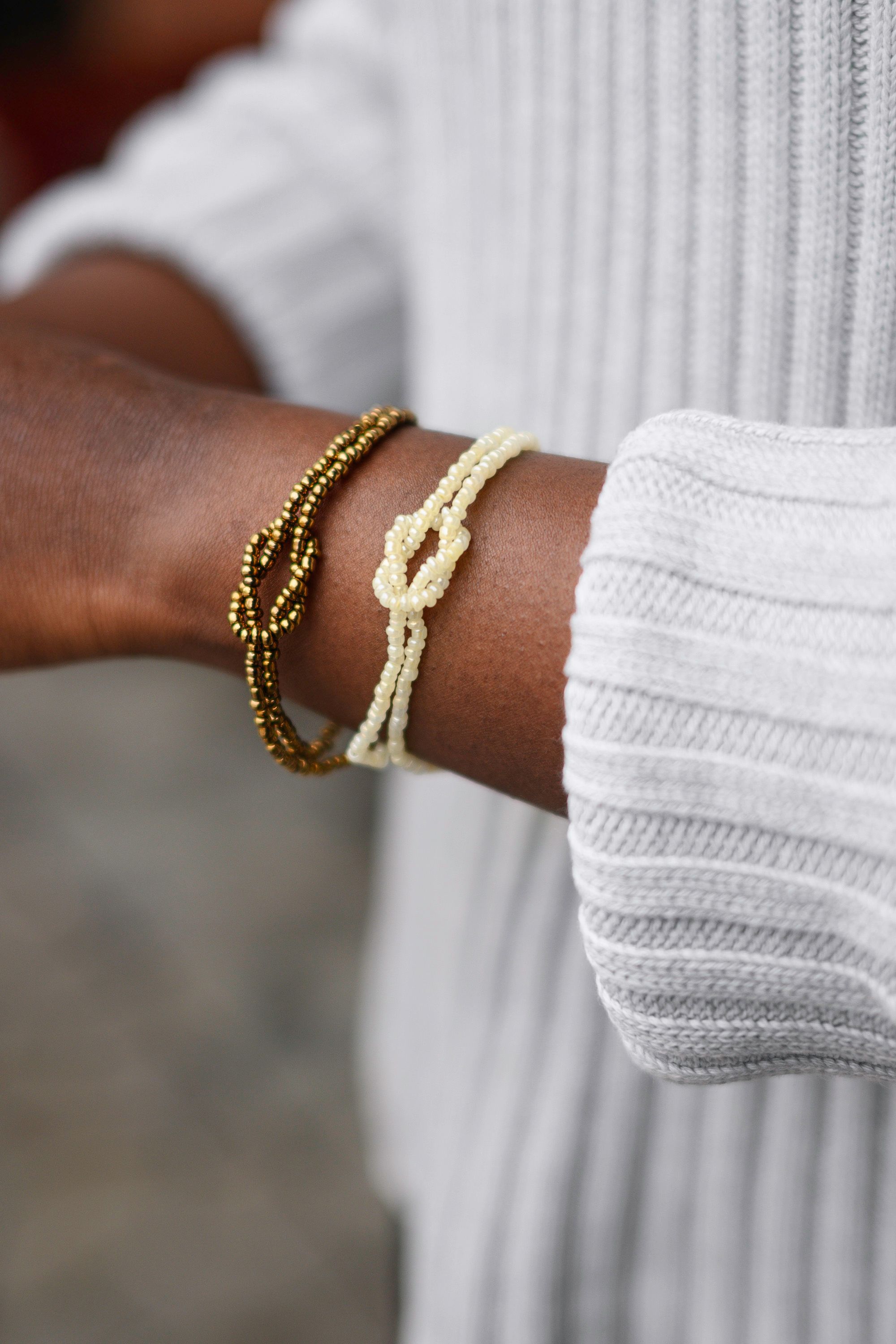Beaded bracelet golden knot Kenya - The Salvation Army Trade Central