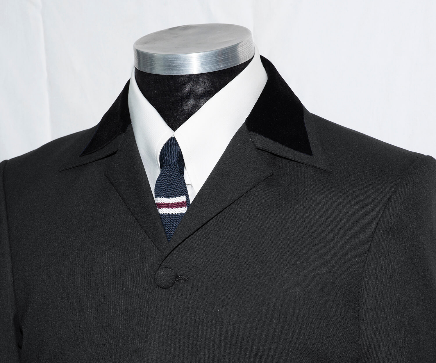 Harrison ‘winged’ lapels black The Beatles Suit