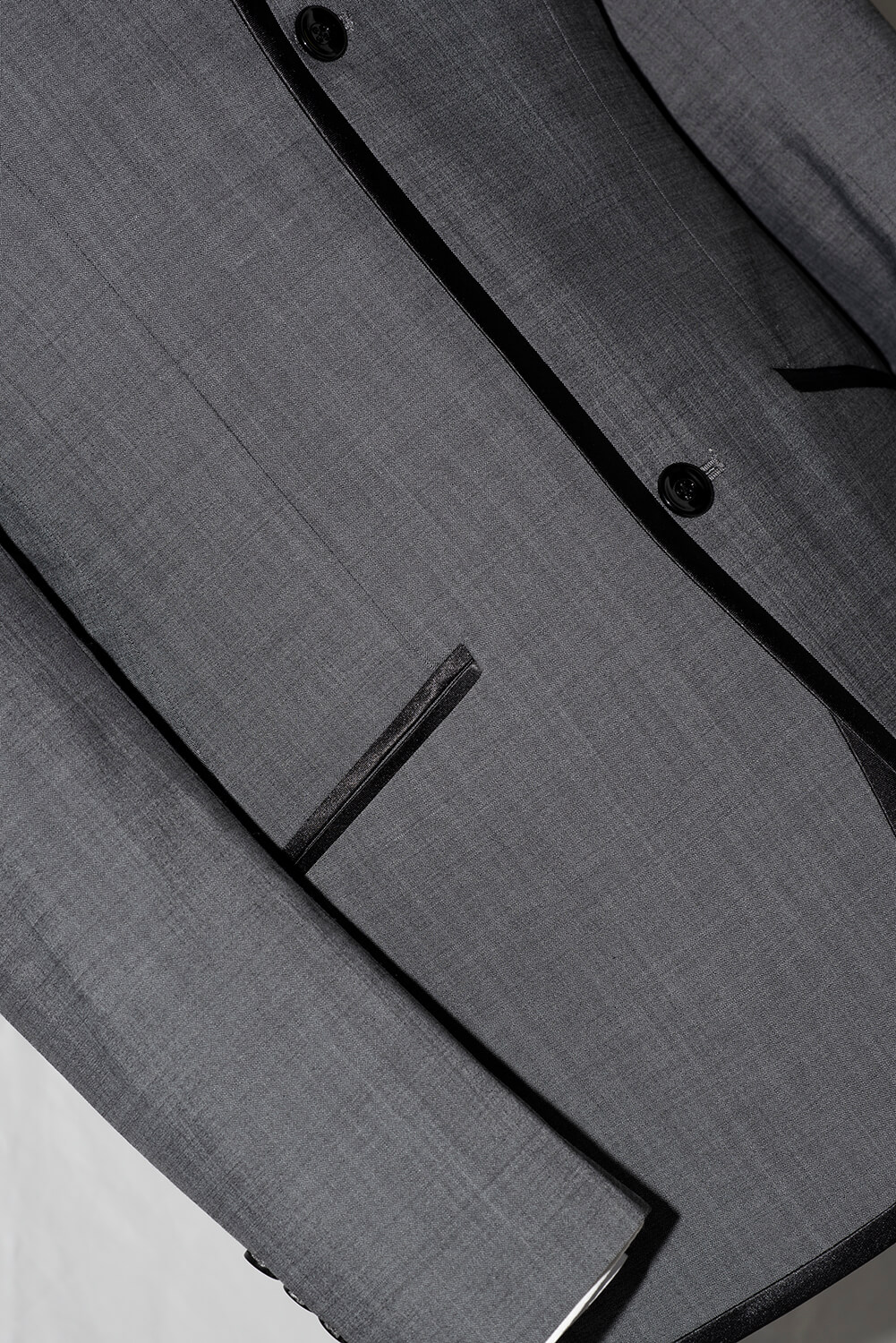 The beatles collarless grey suit. vintage suit 1963