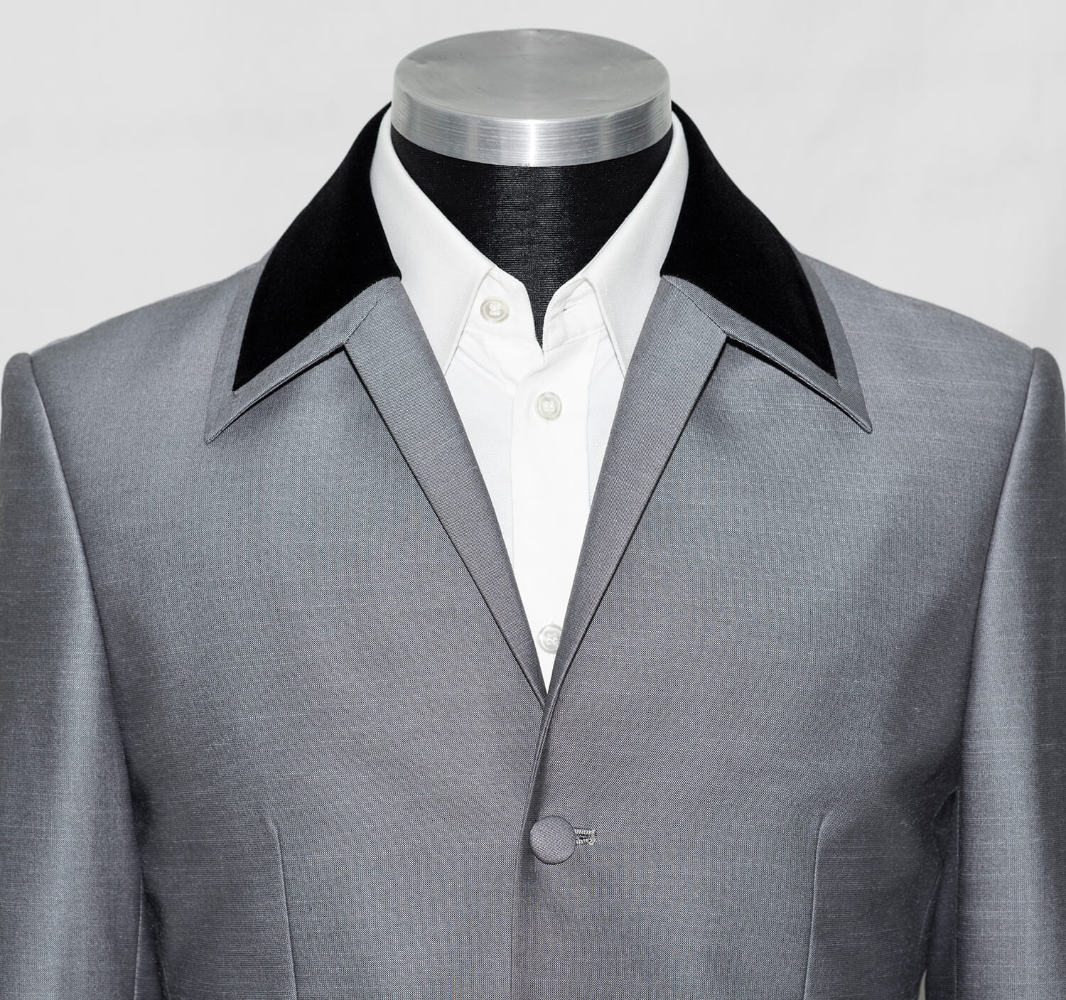 1964 A Hard Day’s Night ‘winged’ lapels Grey "Silver Beatles Jacket"