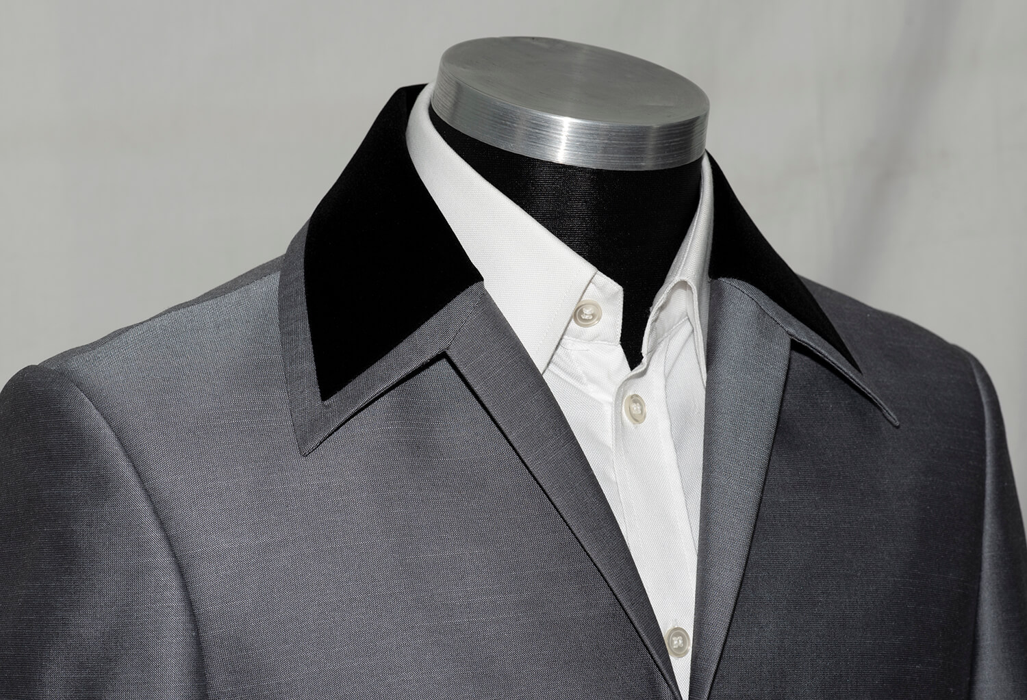 1964 A Hard Day’s Night ‘winged’ lapels Grey "Silver Beatles Jacket"