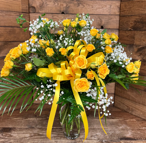 Dozen Beautiful Spray Roses Arranged - Select Color - Centerville Florists