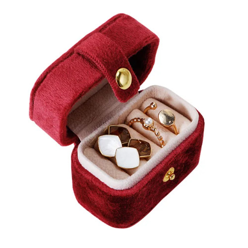 Velvet Petite Ring Case- Red - Kuriosities