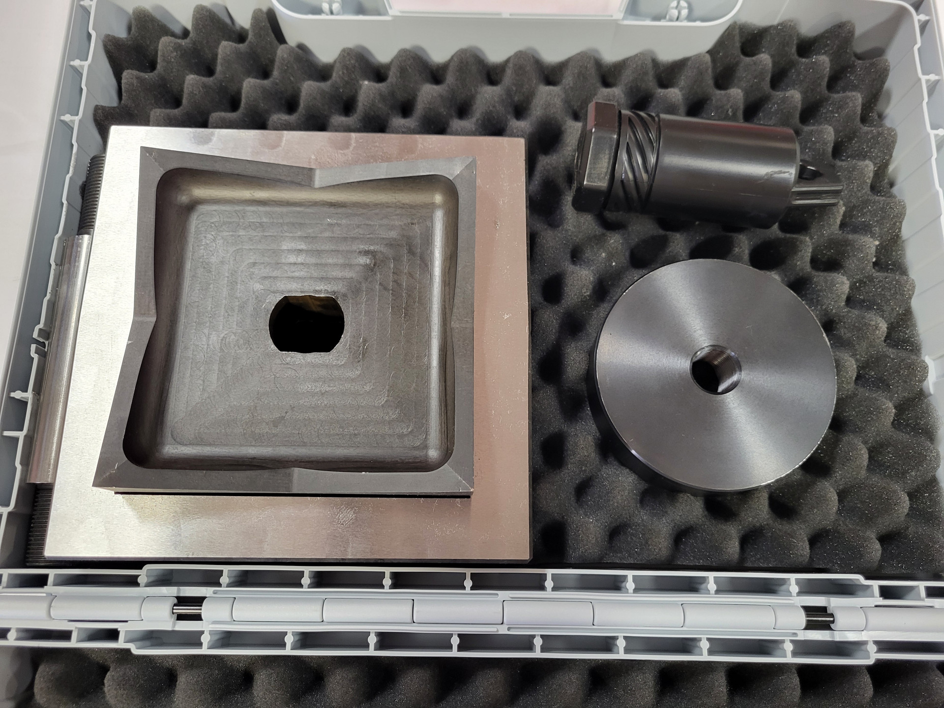 Rix Tools Square Punch and Die Set