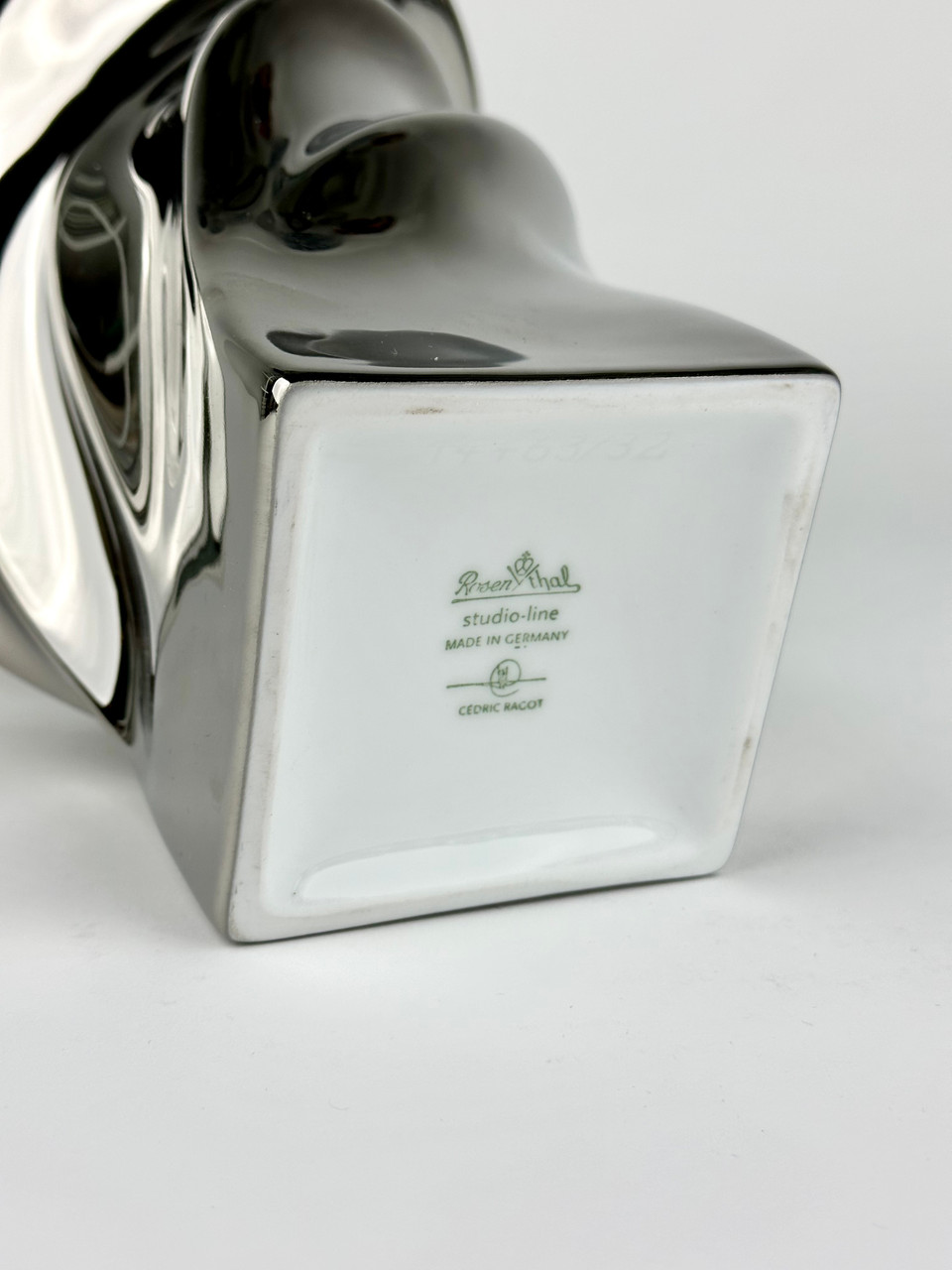 Cédric Ragot Silver Squall Vase - Russell Brightwell