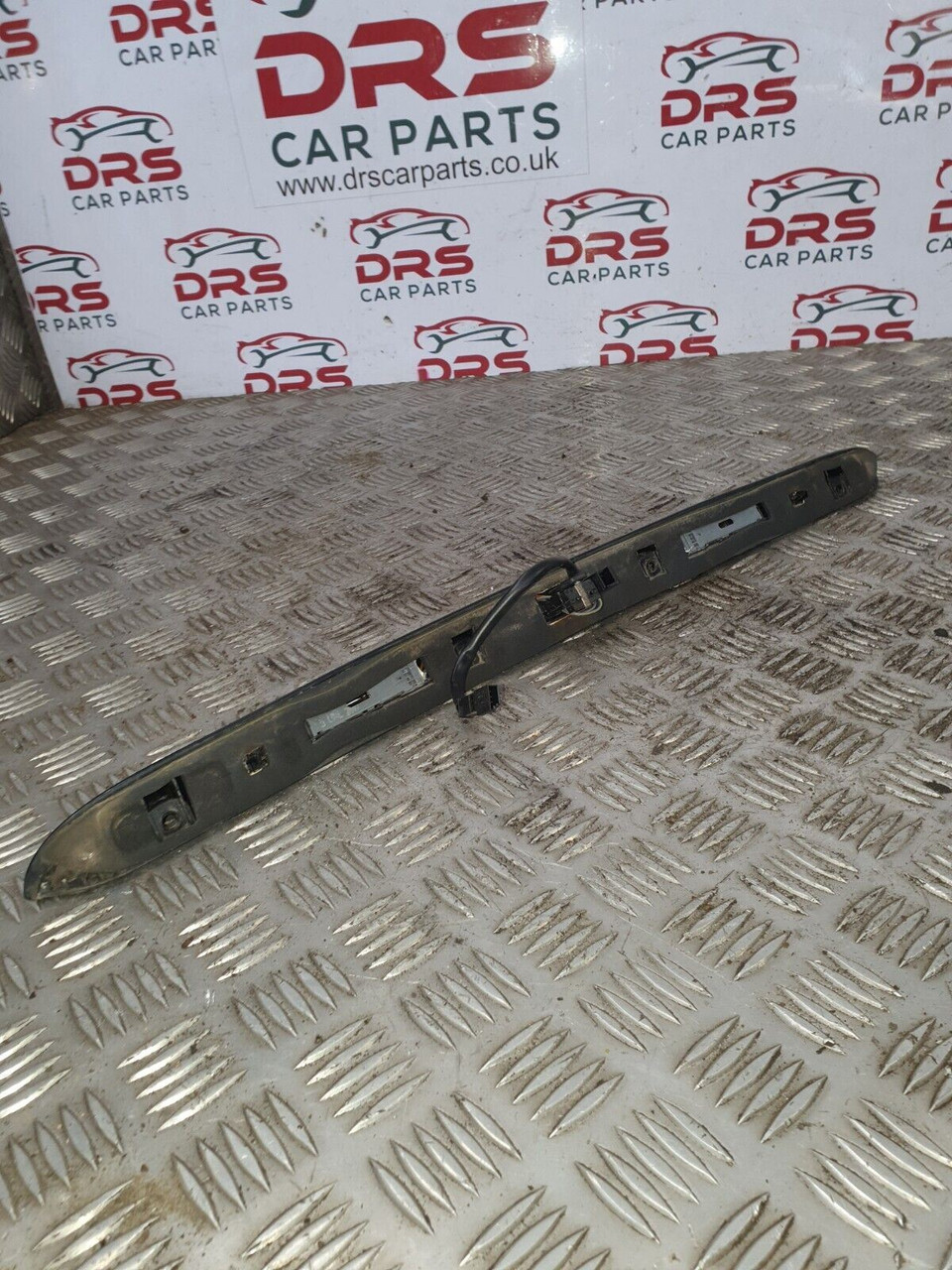 BMW E46 EXTERIOR BOOTLID HANDLE TRIM PANEL 325i 3 SERIES 5 DOOR SALOON ...