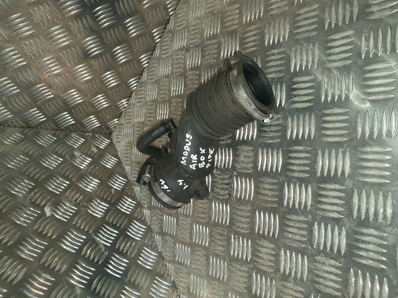 RENAULT MODUS AIR INTAKE RUBBER DUCTING PIPE 1.4 16V MK1 - DRS Car Parts