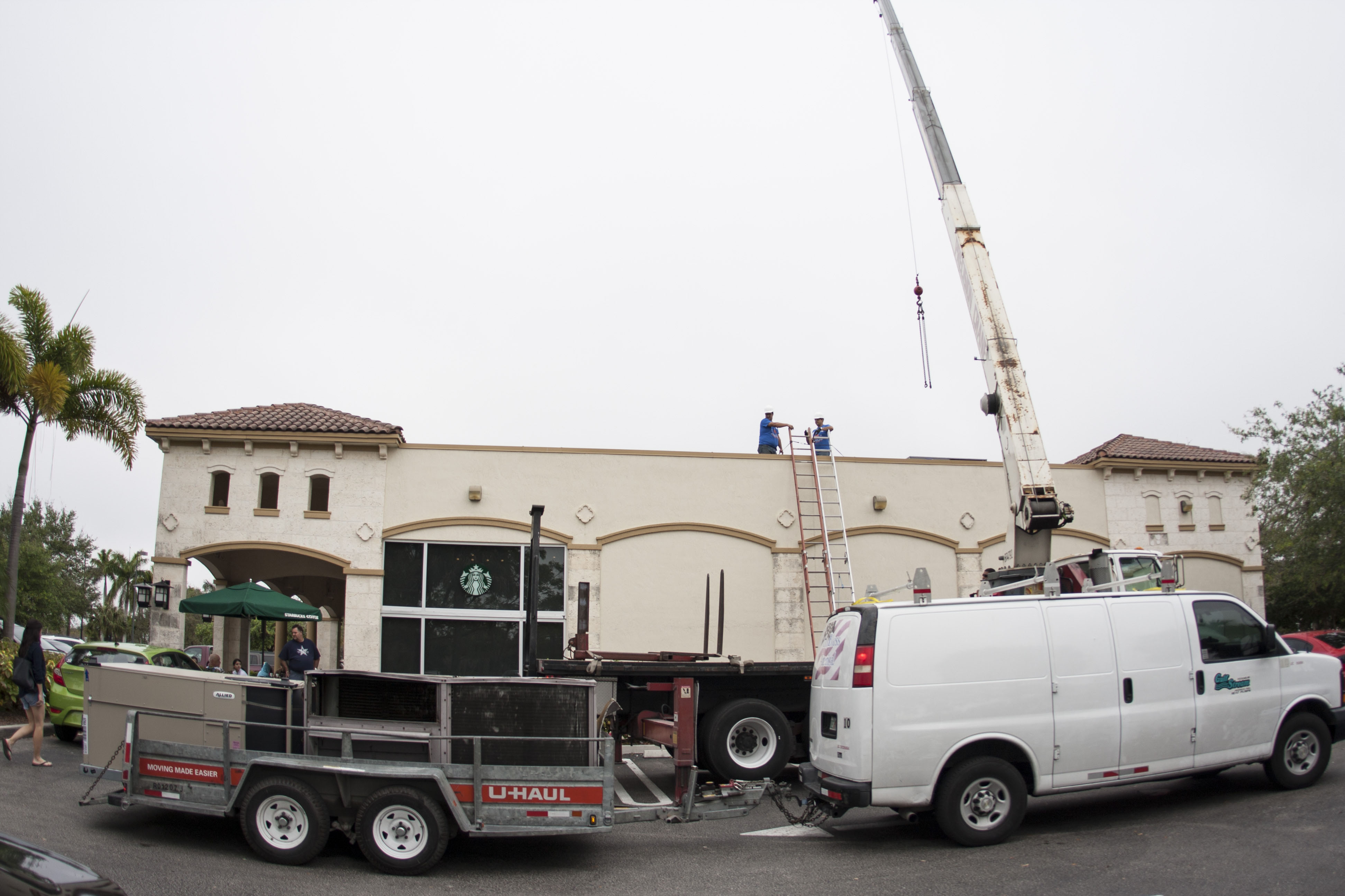 New ‪‎Allied Commercial‬ packaged rooftop Z-Series unit being installed ...
