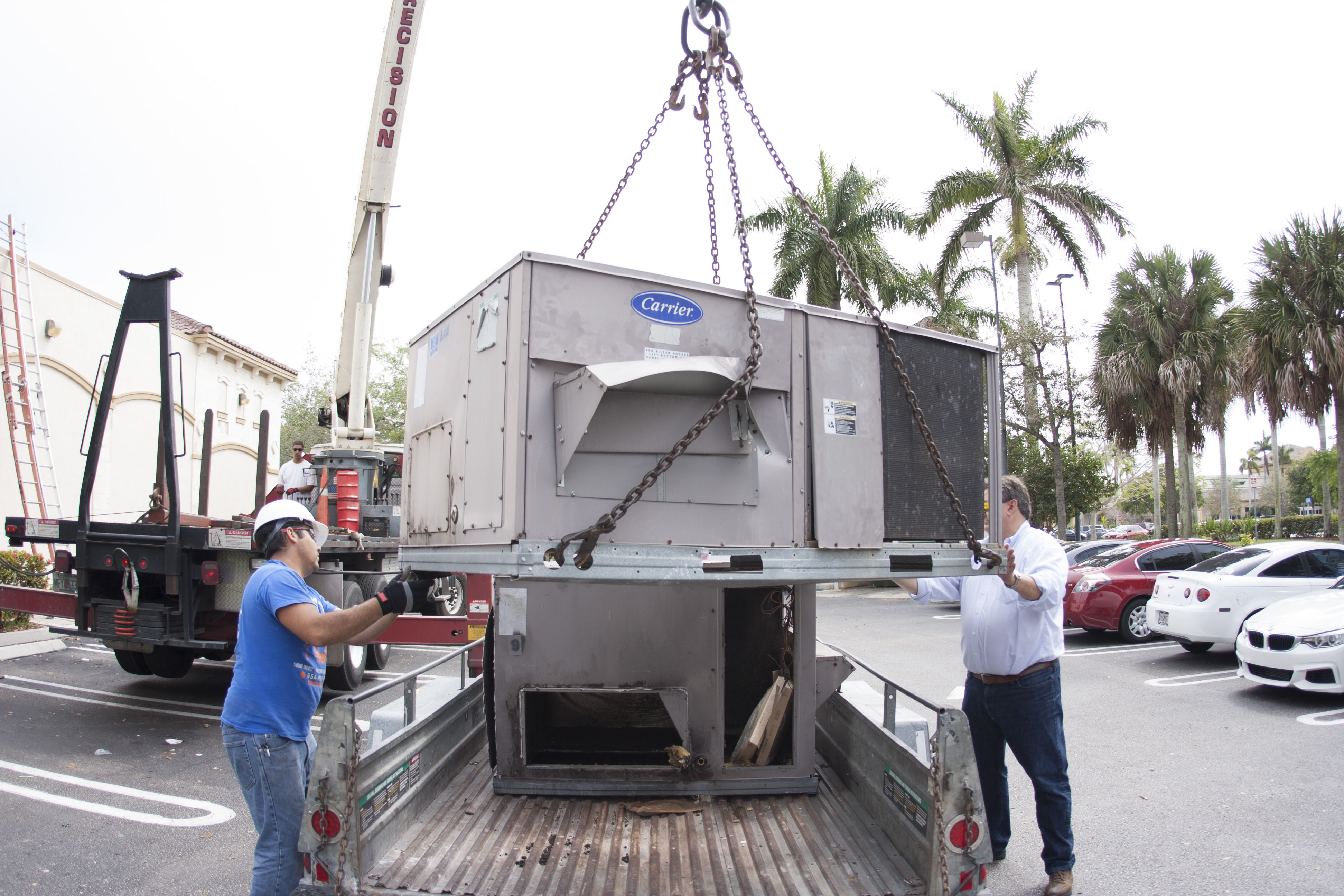 New ‪‎Allied Commercial‬ packaged rooftop Z-Series unit being installed ...
