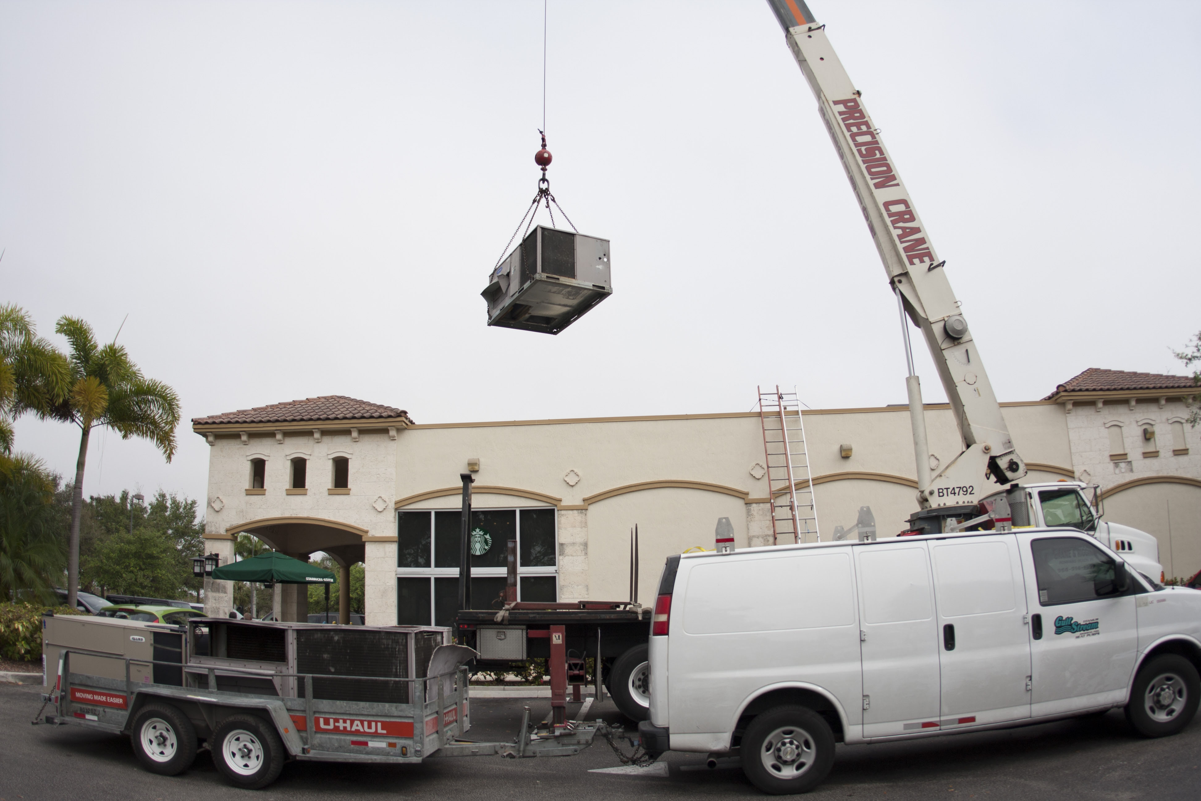 New ‪‎Allied Commercial‬ packaged rooftop Z-Series unit being installed ...