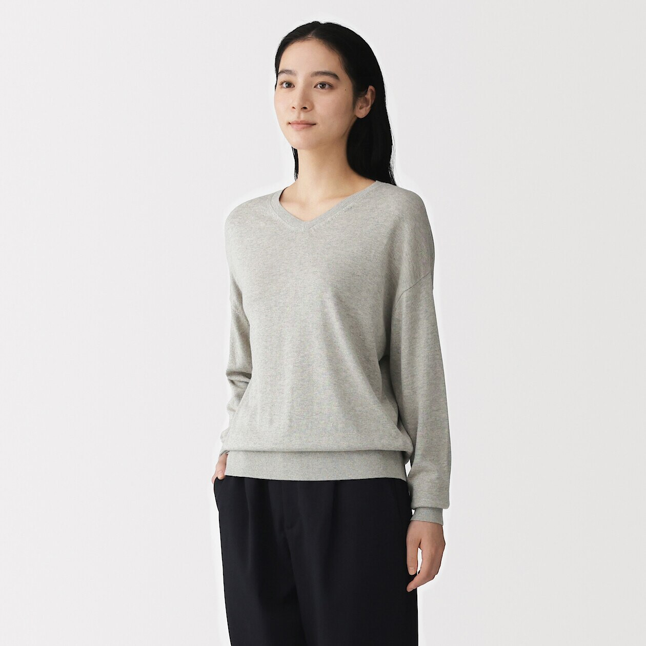 Damen-Pullover mit V-Ausschnitt aus Sojafasermischung | MUJI