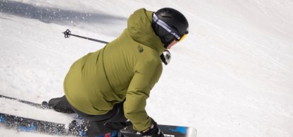 How to Layer for Skiing to Stay Warm and Comfortable on the Slopes ...