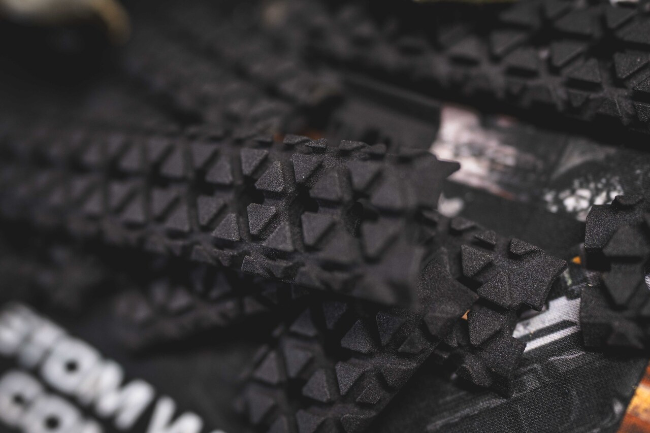 Labyrinth Rail Cover