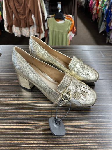 Used Unbranded Low Heels 8