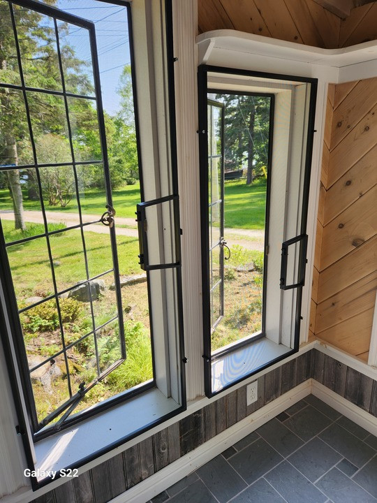 Standoff Screen With Wicket Door for Windows