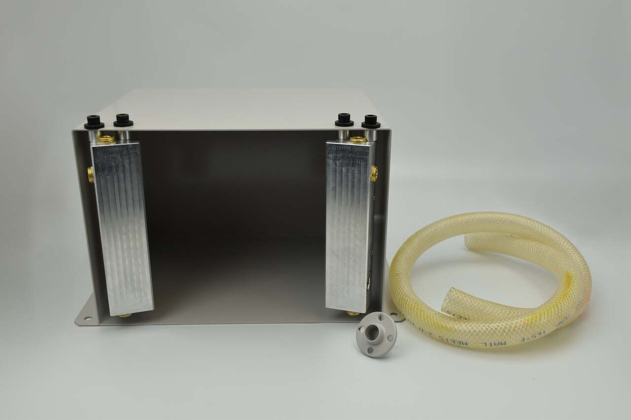 External Coolant Blow Off Box with Air Knives