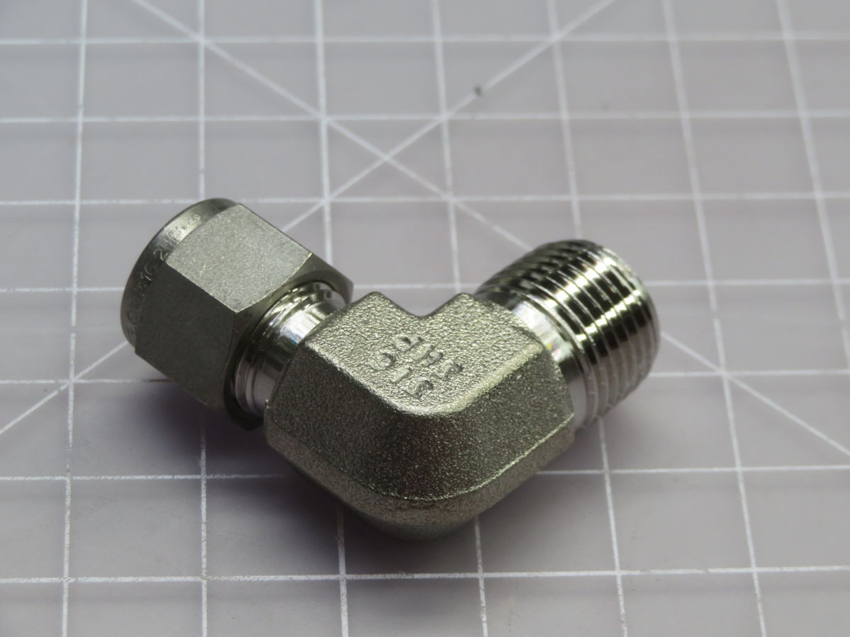 NEW SS-600-2-6 SWAGELOK TUBING MALE ELBOW FITTING