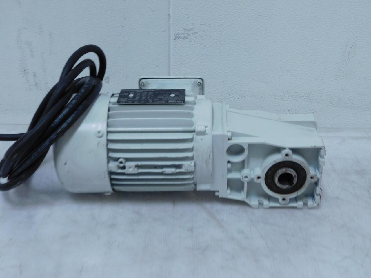 Lenze EN60034 Electric Motor 50/60/87HZ 0.37/O.37/0.66 KW