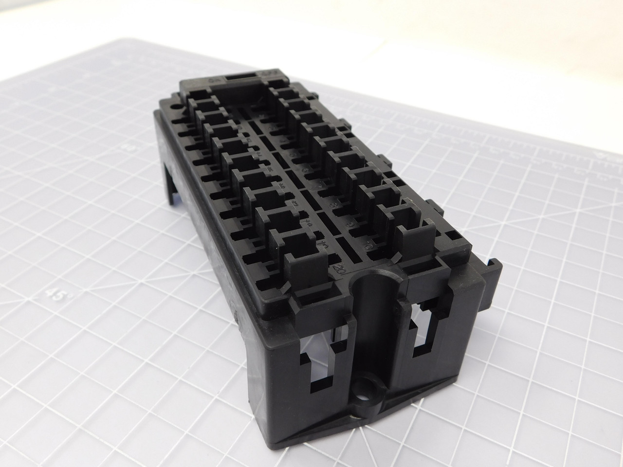 MITSUBISHI PF210-20000 FUSE BOX T141453 - OCO Industrial