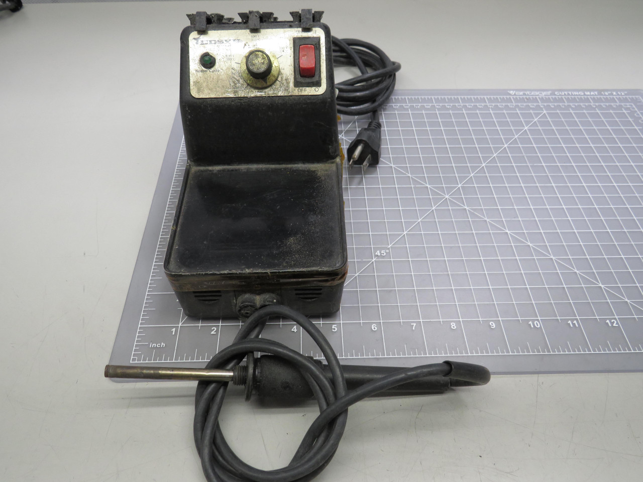 EDSYN 951SX Temperature Controlled Loner Soldering Station