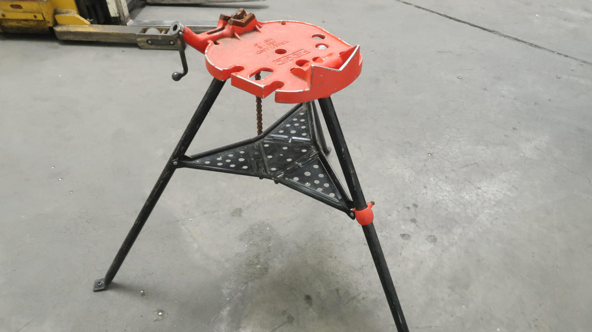 Ridgid 460-6 Tristand Portable Chain Vise - Shop Here