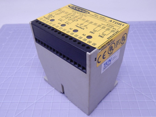 ATDR1 Banner ATDR1 Two-Hand Control Device T114973