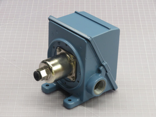 H400-144 United Electric H400-144 Pressure Switch T229022