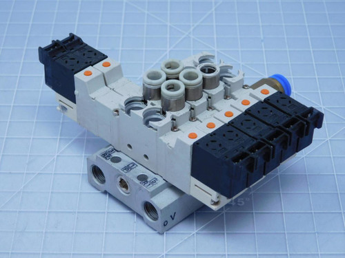 SMC VQZ1121-5MO-C6 Lot of 7 1000 Series 5 port valve with manifold T131266 - OCO Industrial