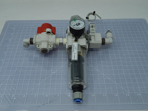 SMC AW30K-03BCG-B IS10E-3003-L-A Filter Regulator Assembly