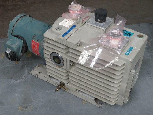 Leybold D30A Trivac Dual Stage Rotary Vane Vacuum Pump w Motor T171077 - OCO Industrial