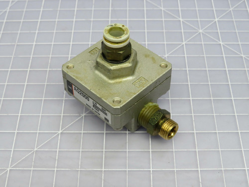 SMC AQ2000 QUICK EXHAUST VALVE T171424 - OCO Industrial