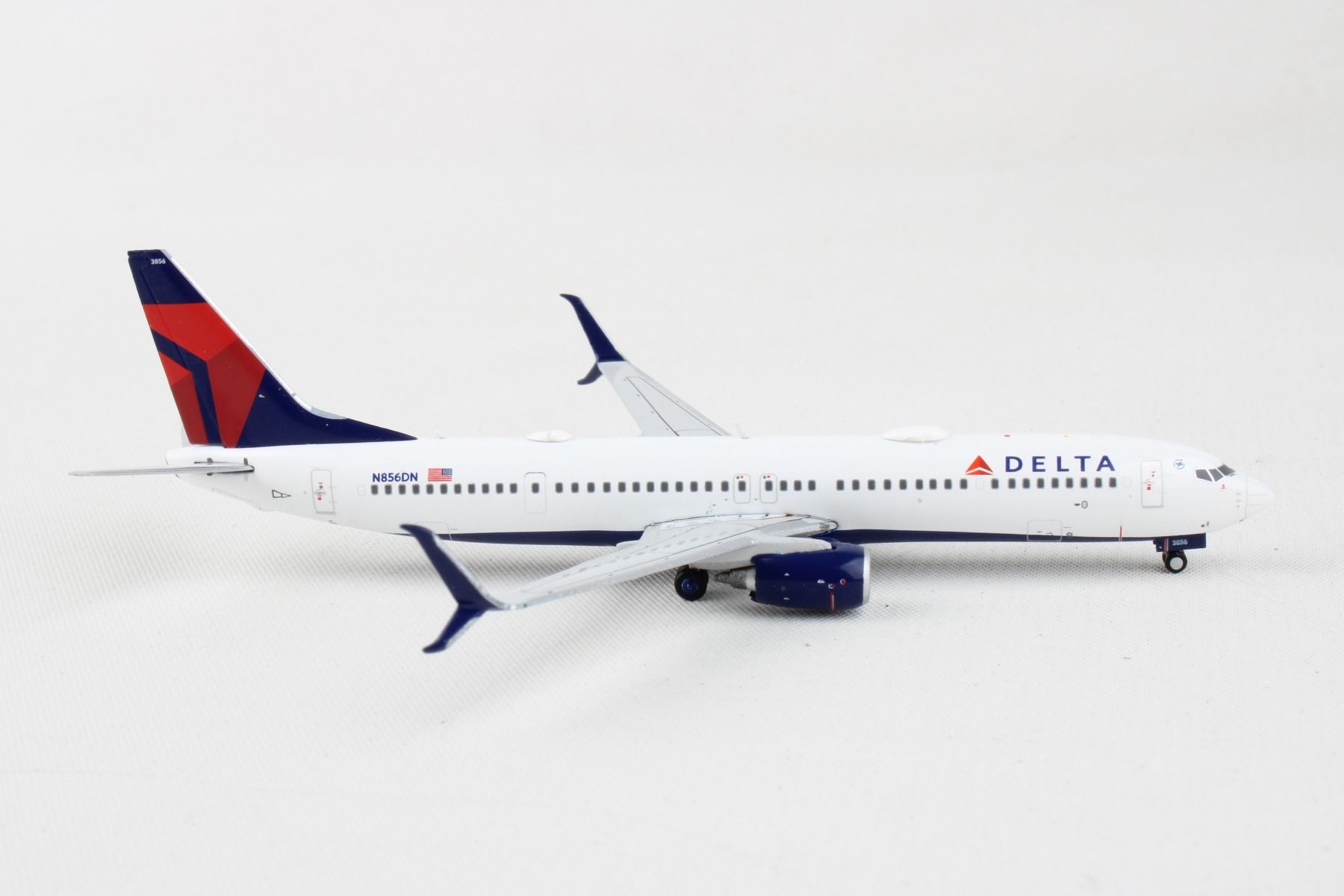 GeminiJets Delta 737-900ERS 1/400 Reg# N856DN - Pilot Stuff Online