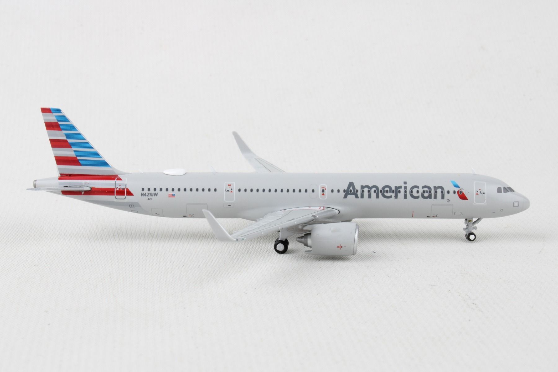 GeminiJets American A321NEO 1/400 Reg# N421UW - Pilot Stuff Online