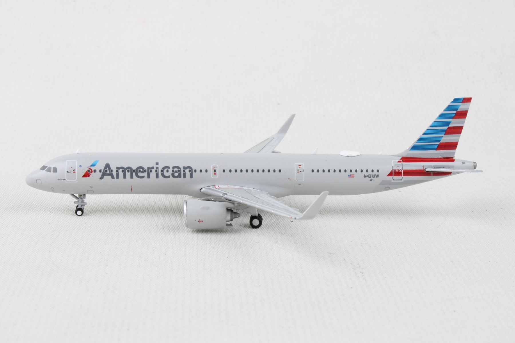 GeminiJets American A321NEO 1/400 Reg# N421UW - Pilot Stuff Online