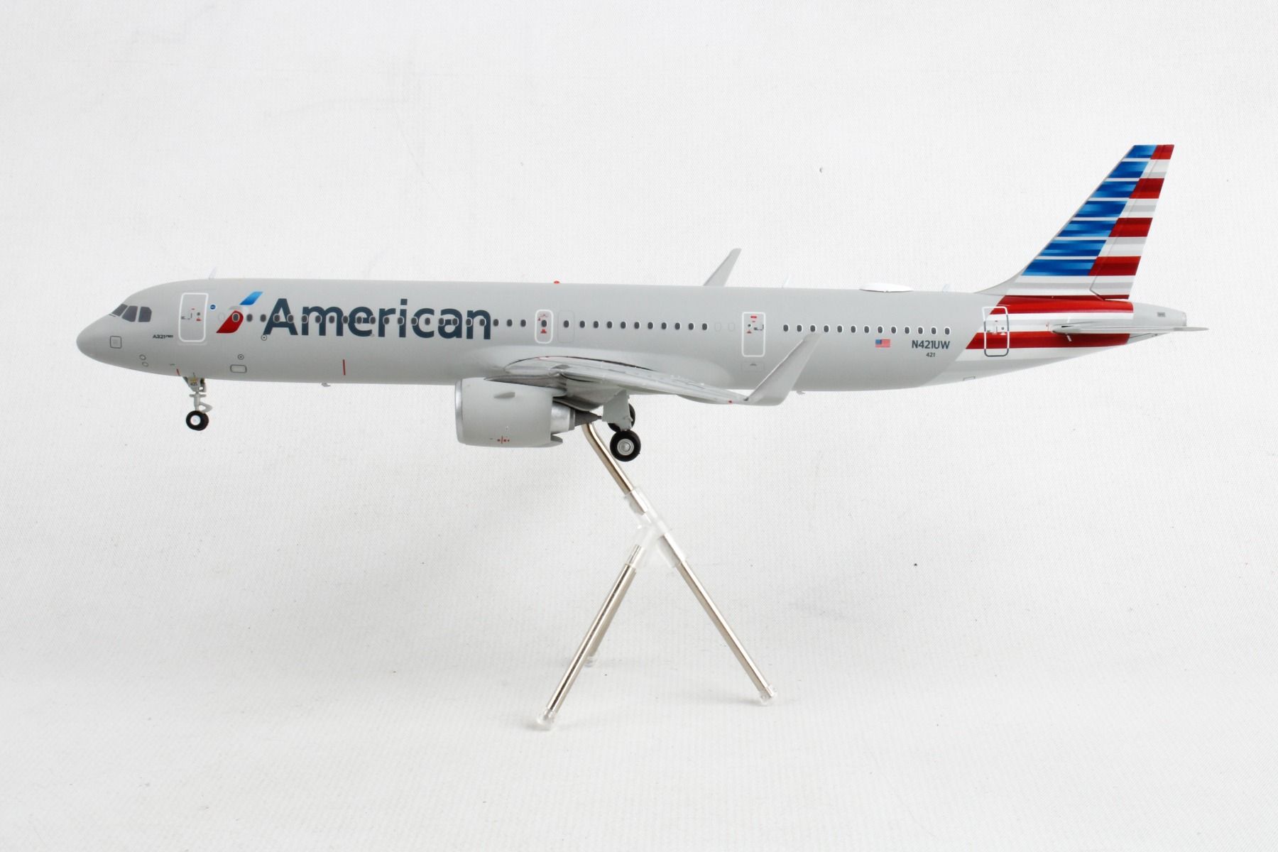 Gemini200 American A321NEO 1/200 Reg# N421UW - Pilot Stuff Online