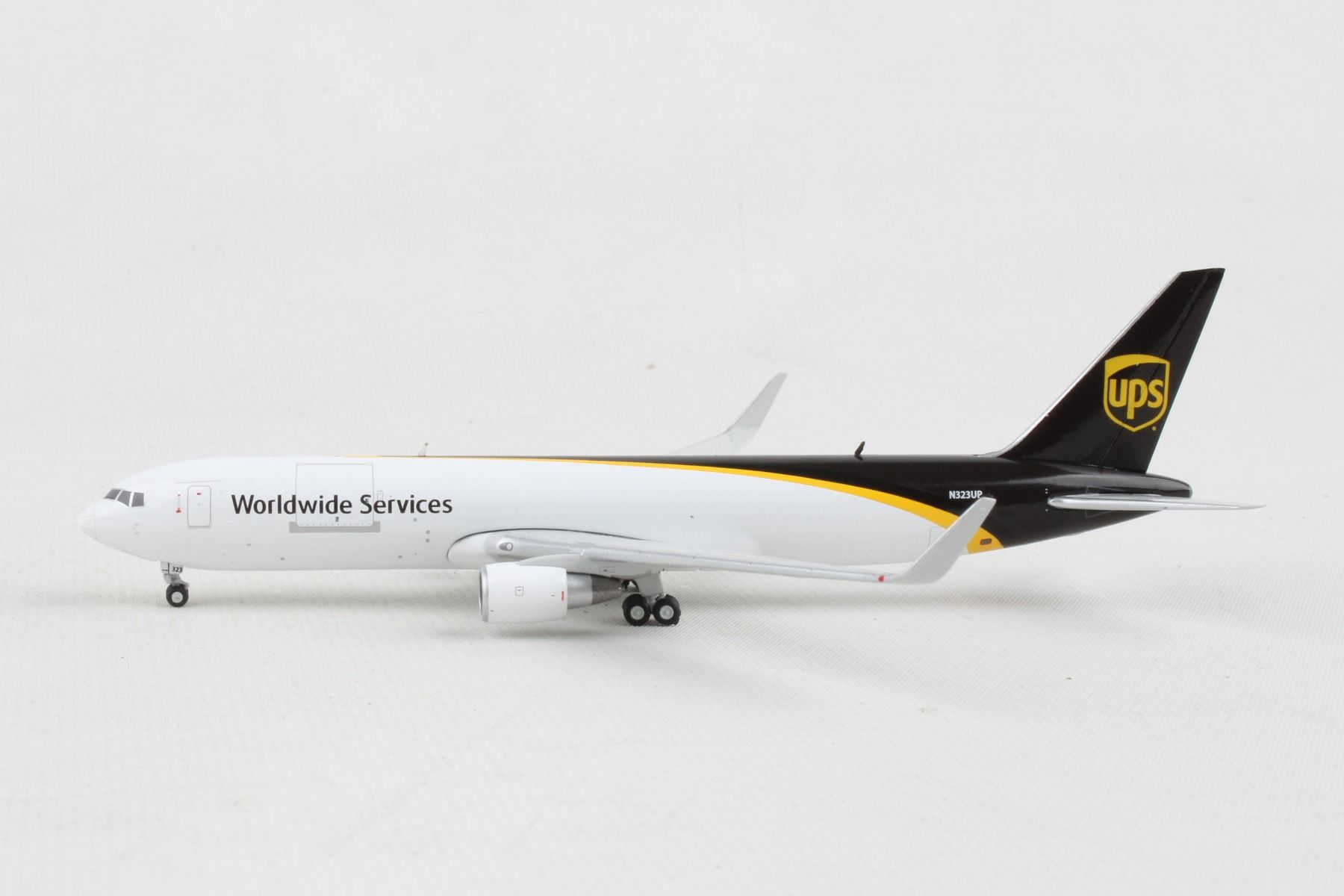 GeminiJets UPS 767-300 1/400 Reg# N323UP - Pilot Stuff Online