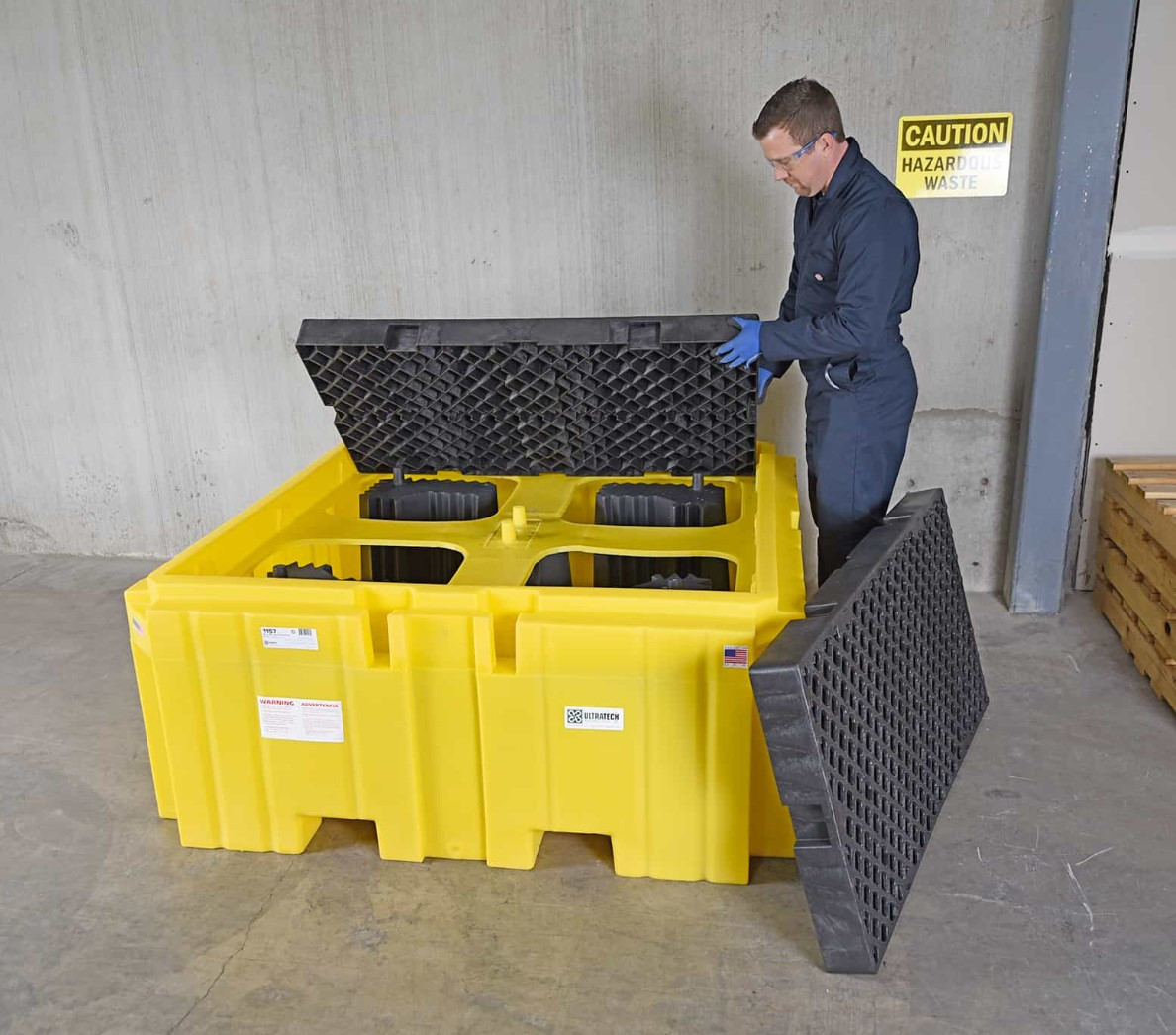 Ultra-IBC Spill Pallet with drain - Drain-Net Technologies