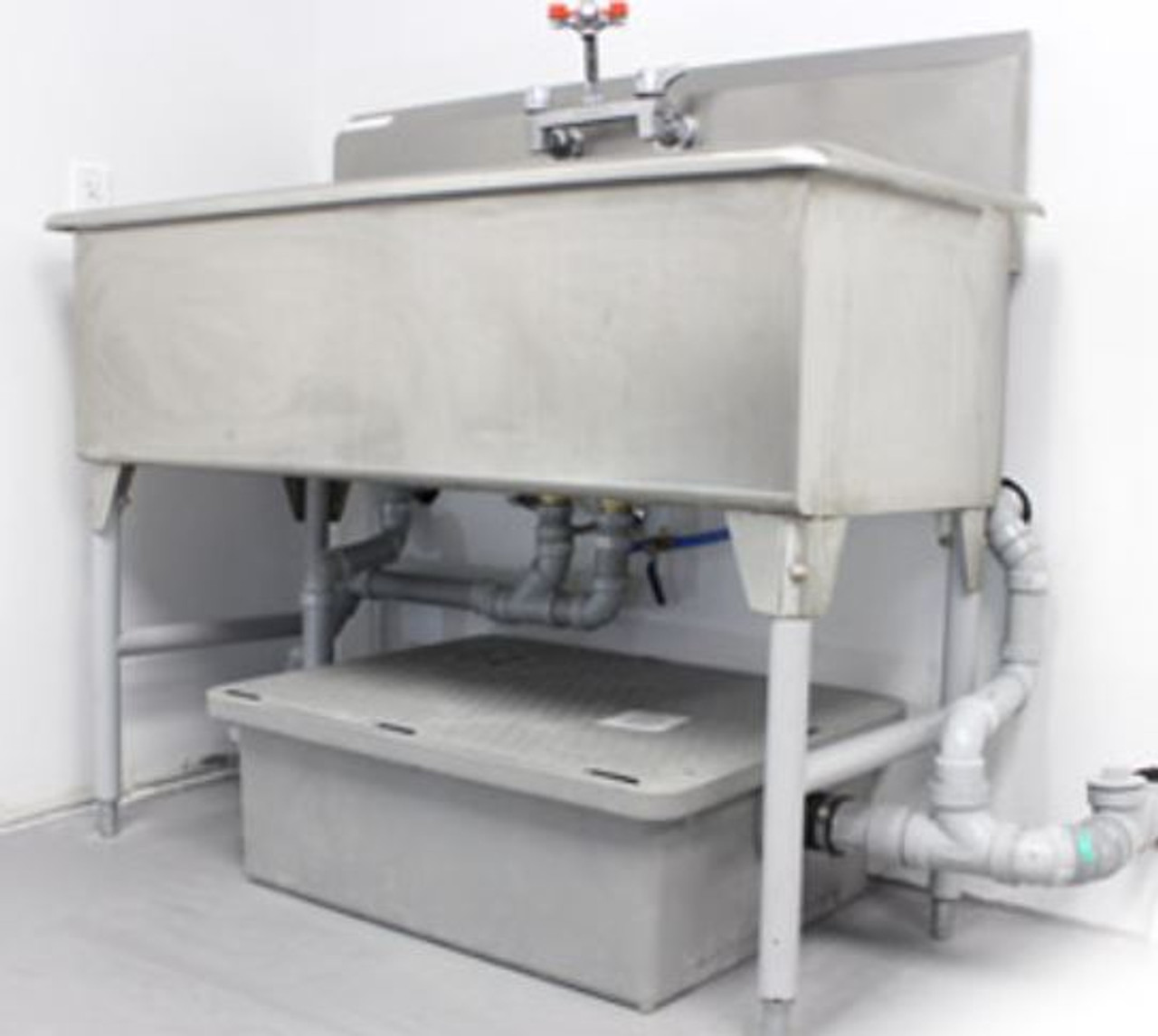 Low Boy Grease Interceptor 50 LBS / 25 GPM - Drain-Net Technologies Low Boy Grease Interceptor 50 LBS / 25 GPM - Drain-Net Technologies