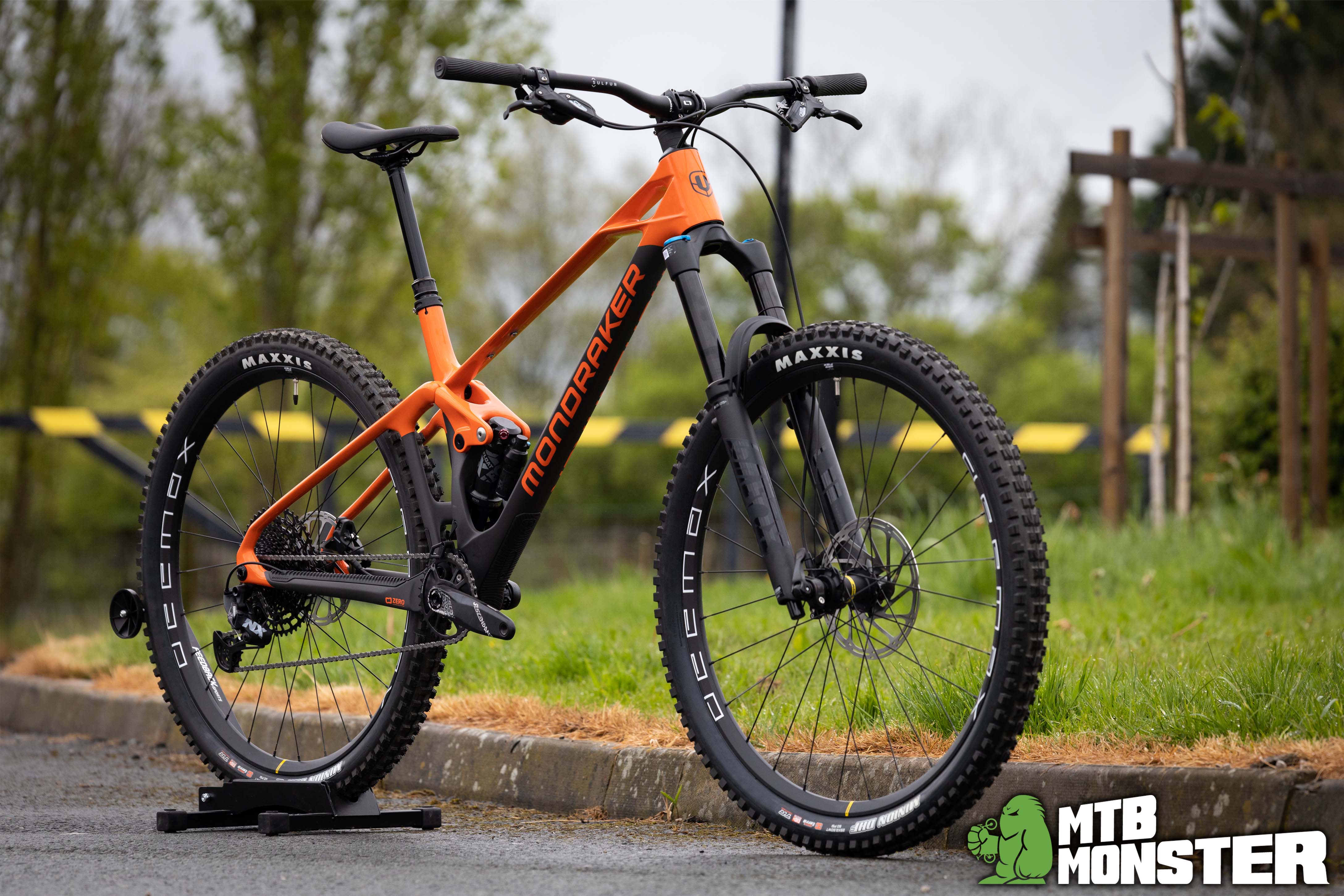 Check out the stunning orange colour way on this Mondraker Foxy R!