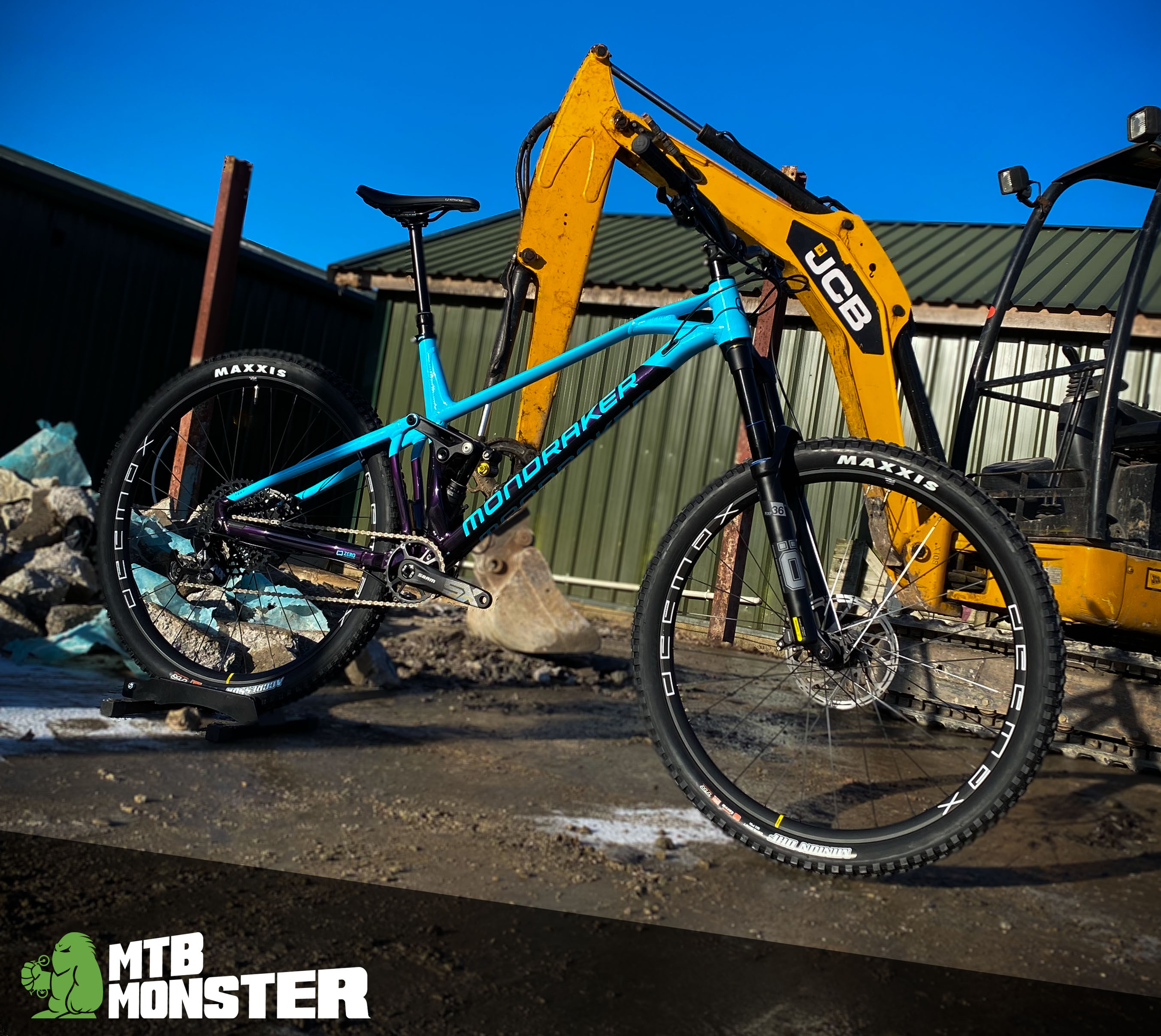 Mondraker Foxy R 2023... fresh in stock!