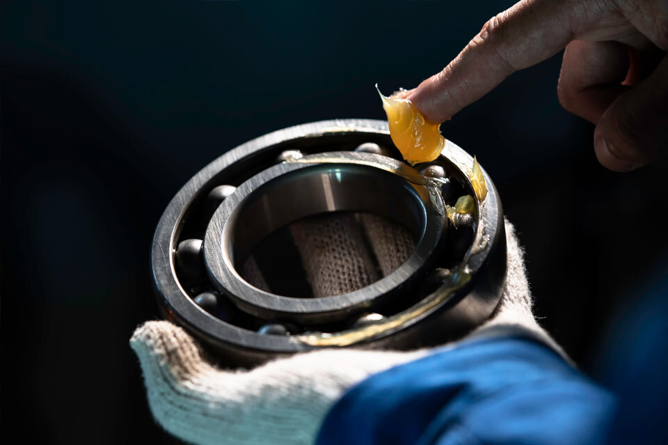Our Guide To Finding The Industrial Grease You Need - TYGRIS